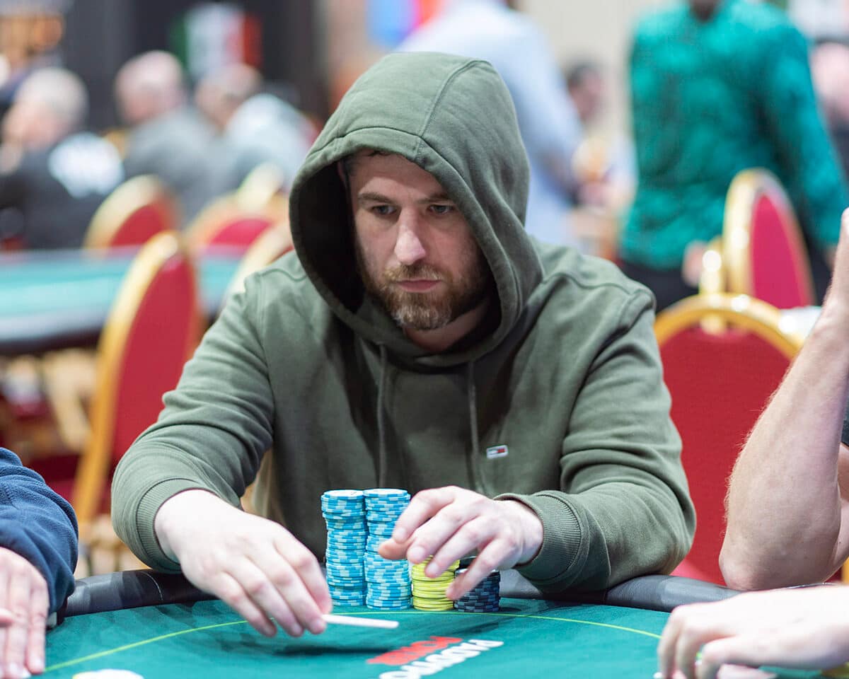 Killarney Main Event Day 1G End with Paul Coyle bagging the most chips ...